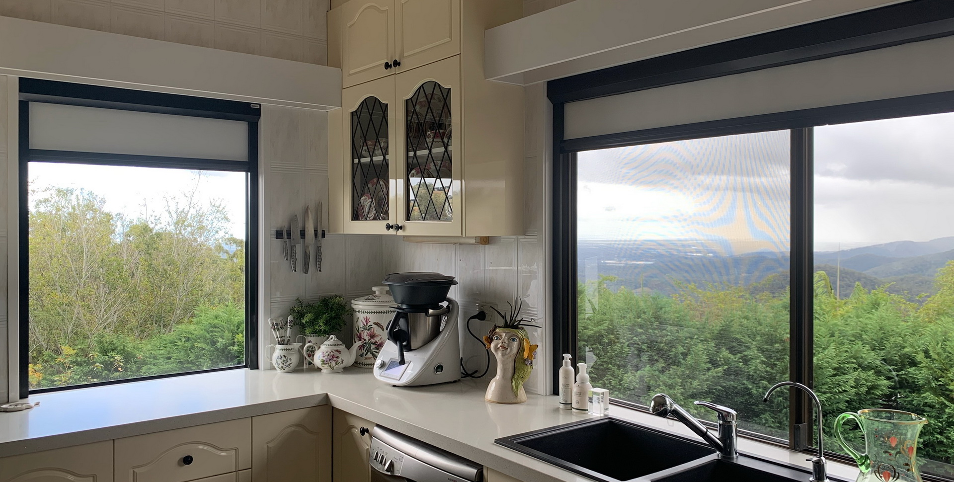 Kitchen blinds - Screenaway.com.au